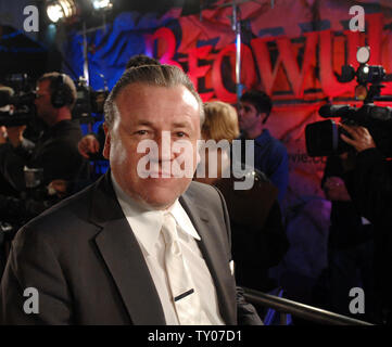 RAY WINSTONE BEOWULF LOS ANGELES PREMIERE WESTWOOD LOS ANGELES USA 05 ...