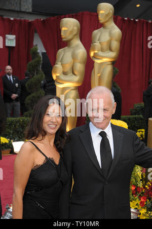 Anthony Hopkins with his wife Stella at the 81st Annual Academy Awards ...