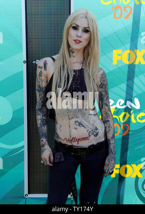 Kat Von D / Tatoo artist Los Angeles 07/26/07 LA INK - TV SHOW on TLC ...
