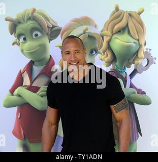 PLANET 51, Captain Charles T. Baker (in spacesuit, voice: Dwayne ...