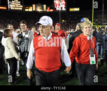 Ohio State coach Jim Tressel in a college football game in the Sugar ...