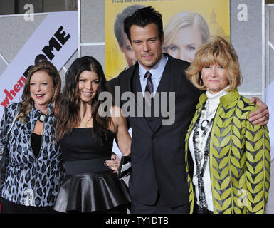 Josh Duhamel Mother Bonny Duhamel Fergie And Her Mother Terri During
