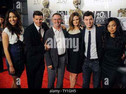 Michaela Conlin, David Boreanaz, Emily Deschanel, John Francis Daley ...