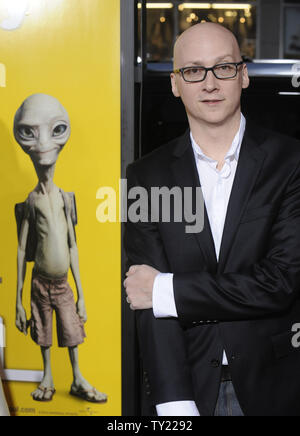 Greg Mottola at the Los Angeles premiere of 'Keeping Up With The ...