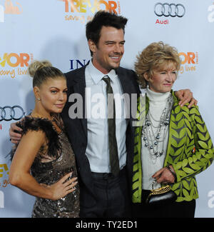 Josh Duhamel Mother Bonny Duhamel Fergie And Her Mother Terri During