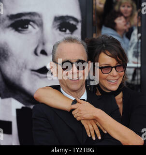 Joel Grey and daughter Jennifer Grey at TCM Classic Film Festival ...