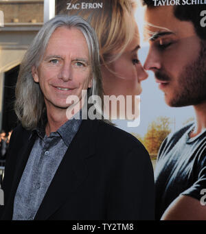 Scott Hicks at arrivals for THE LUCKY ONE Premiere, Grauman's Chinese ...