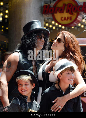 Slash Guns N Roses guitarist and wife Renee 1992 Stock Photo - Alamy