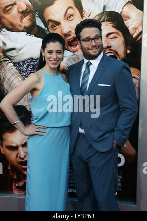 Seth Rogan and Lauren Miller arrive at the Vanity Fair Oscar Party on ...