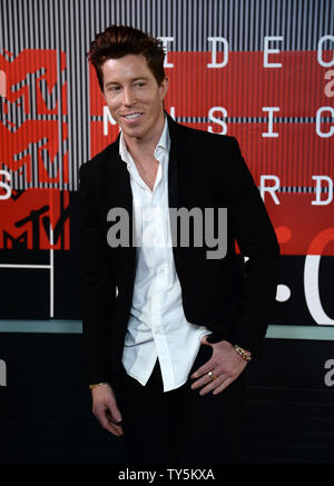 Shaun White arrives at the 2015 MTV Video Music Awards held at ...
