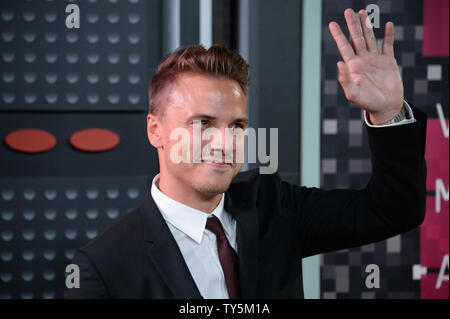 Actor Matt Cutshall arrives on the red carpet for the 32nd annual MTV ...