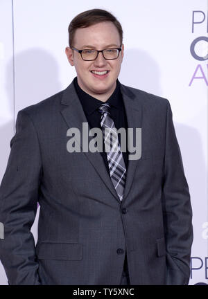 Matt Bellassai arrives at the People's Choice Awards at the Microsoft ...