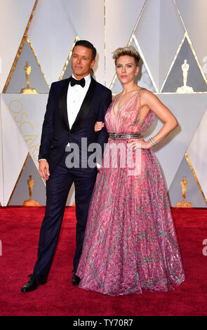 Scarlett Johansson, Joe Machota at the 89th Academy Awards held at the ...