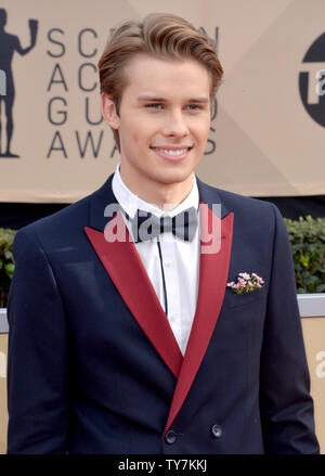 Logan Shroyer arrives at the 24th annual Screen Actors Guild Awards at ...