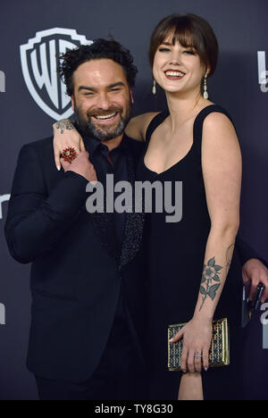 Johnny Galecki and Alaina Meyer attend the 76th Annual Golden Globe ...