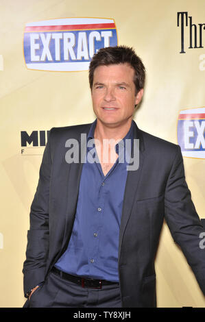 EXTRACT movie premiere Stock Photo - Alamy