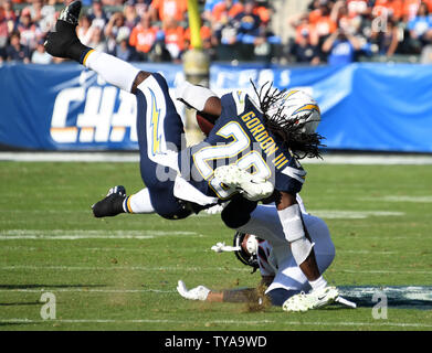 Los Angeles Chargers center Bradley Bozeman (75) prepares to snap the ...