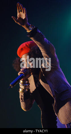 American singer Lauryn Hill of The Fugees performs at Carling ...