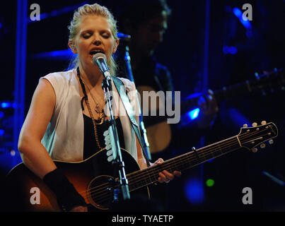 American singer/guitarist Natalie Maines of country/popband Dixie ...