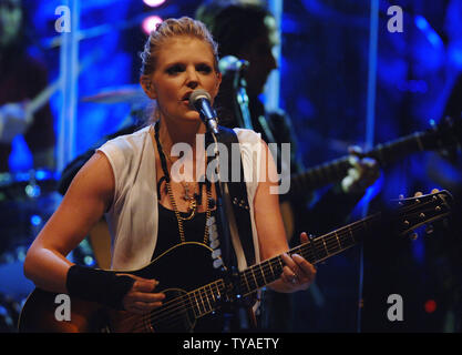 American singer/guitarist Natalie Maines of country/popband Dixie ...