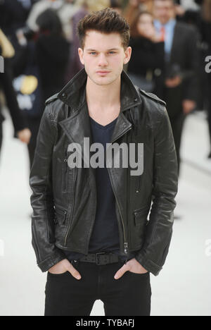 British actor Jeremy Irvine attends the premiere of "War Horse" at ...