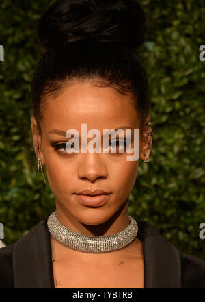 Barbadian- American singer Rihanna attends the "British Fashion Awards ...