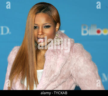 CIARA 2004 BILLBOARD MUSIC AWARDS MGM GRAND GARDEN ARENA MGM GRAND ...