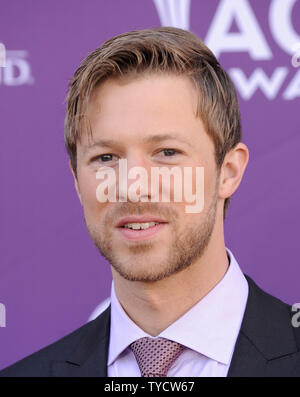 Dean Berner of Eden's Edge arrives at the 47th annual Academy of ...
