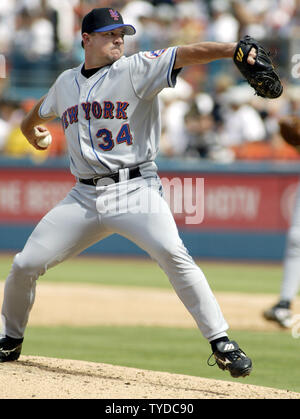 New York Mets' Ricky Bottalico reacts after giving up a two run home ...