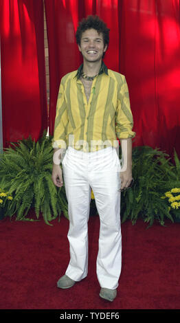 Cabas arrives on the red carpet entering the 2005 Latin Billboard ...