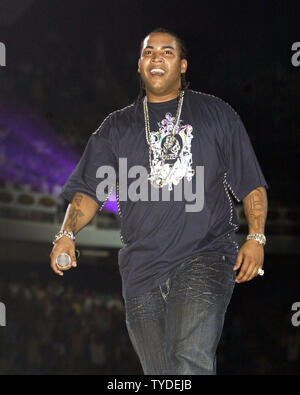 Don Omar performs in concert during the Salsa Live show , at the Miami ...