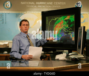 Dr. Rick Knabb updates the progress of Hurricane Wilma from the ...
