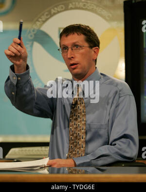 Dr. Rick Knabb updates the progress of Hurricane Wilma from the ...