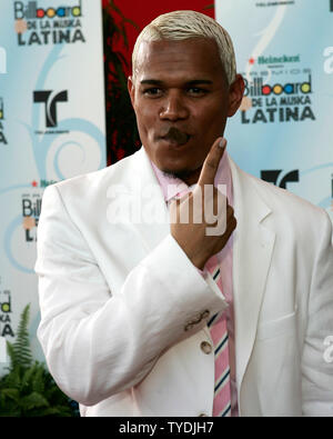Papi Chulo arrives on the red carpet for the 2006 Latin Billboard ...