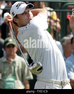 Nicl Watney co-leader tees off on hole one to start the final round of ...