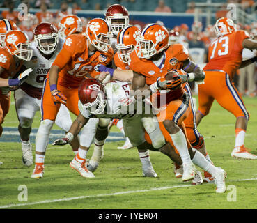 Clemson running back Wayne Gallman (9) during the NCAA college football ...