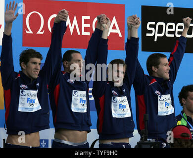 The American team in the 4x100 m relay race. From the left: Jesse Owens ...