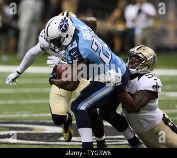 Tennessee Titans Shonn Greene (23) runs down field during an NFL game ...