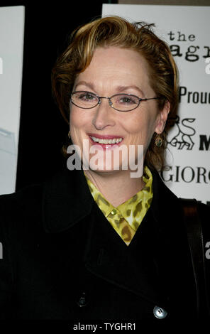 Meryl Streep poses for pictures at the premiere of "The Agronomist" at ...