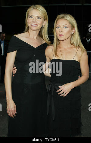 HOPE AND FAITH, Faith Ford, Kelly Ripa, 'Carmen Get It!', (Season 2 ...