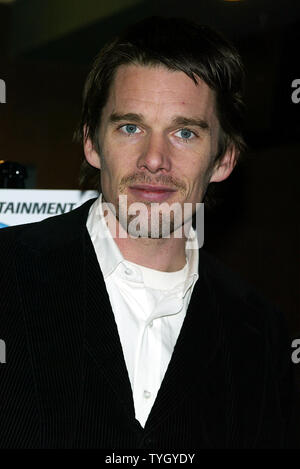 Ethan Hawke arrives at the premiere of "Assault on Precinct 13" at the ...