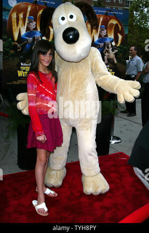 Aliana Lohan poses with Gromit as she arrives at the premiere of ...