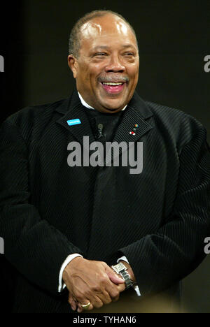 28 November 2005 - New York, NY - Michael Bloomberg, Lucy Liu, Whoopi ...