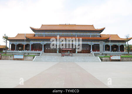 Maoming Buddhist shrine Ling Hui ancient temple Stock Photo - Alamy