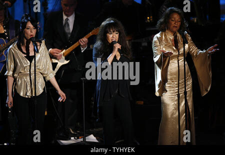 Veronica "Ronnie" Spector, Estelle Bennett and Nedra Talley of the ...