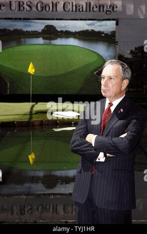 Mayor Michael Bloomberg waits to speak at Brown Chapel AME church ...