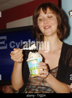 Maggie Gyllenhaal Ben & Jerry's host a 'Peace Bed-In' and announce ...