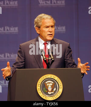 President George W. Bush speaks to the cadets at the West Point ...