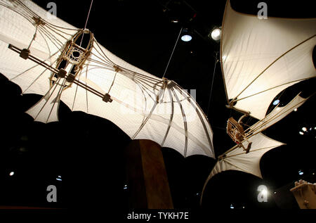 Leonardo da Vinci - Designs for weapons c.1485 Stock Photo - Alamy