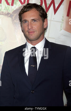 Josh Lucas arrives for the premiere of "Life As We Know It" at the ...